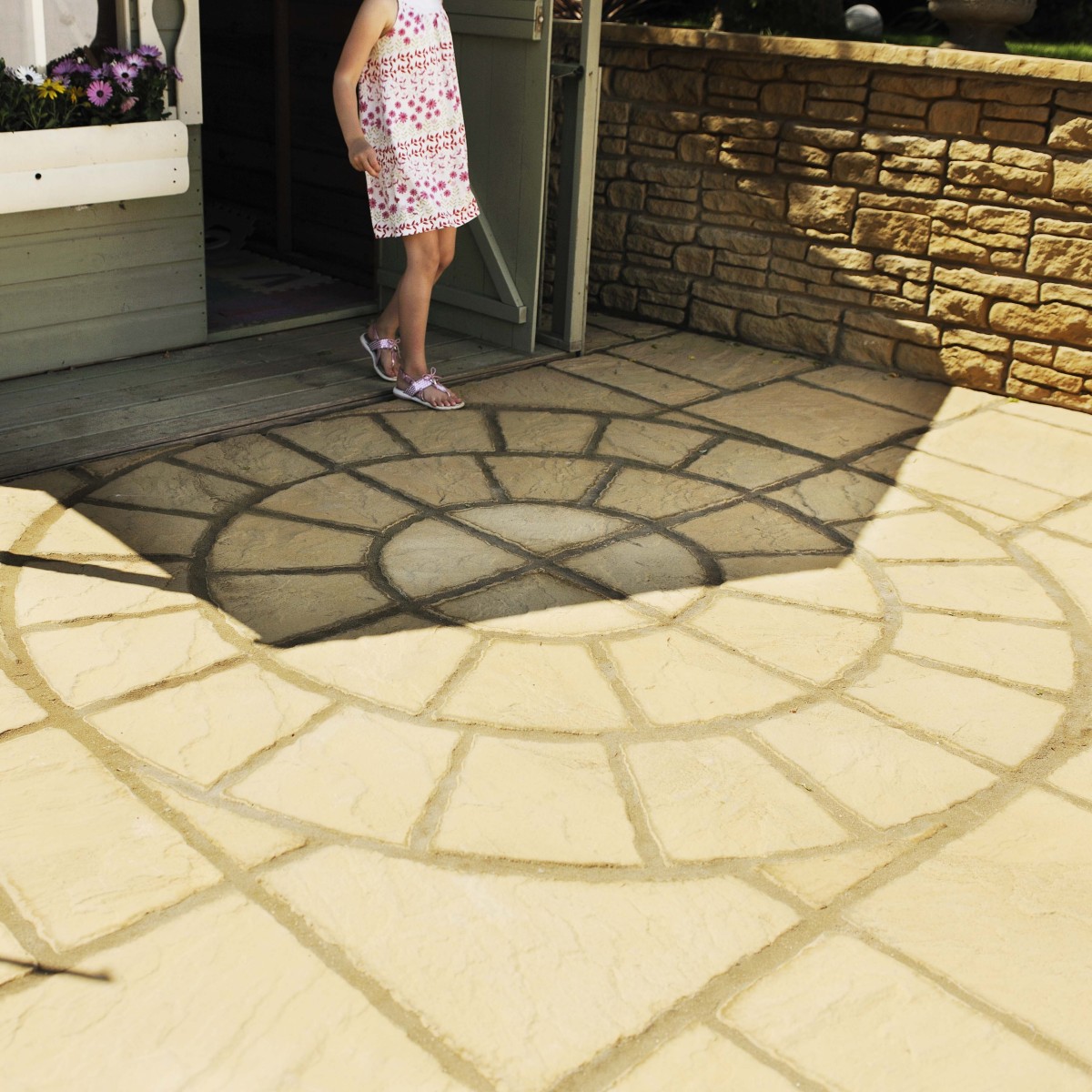 Bowland Cathedral Circle Patio Pack - Available from Easypave ...